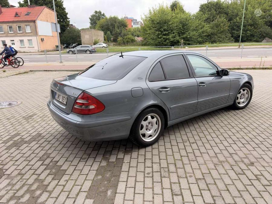 Grey Mercedes-Benz E 220 2004 in Klaipeda, with an engine capacity of 2.15 L and mileage of 264 thousand km for 2780 €, photo 8 on AUTOMOTO.COM.LV
