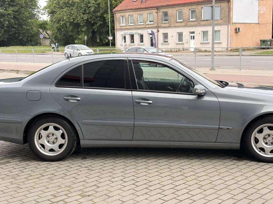 Grey Mercedes-Benz E 220 2004 in Klaipeda, with an engine capacity of 2.15 L and mileage of 264 thousand km for 2780 €, photo 9 on AUTOMOTO.COM.LV