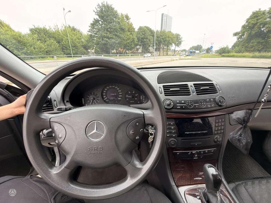 Grey Mercedes-Benz E 220 2004 in Klaipeda, with an engine capacity of 2.15 L and mileage of 264 thousand km for 2780 €, photo 16 on AUTOMOTO.COM.LV