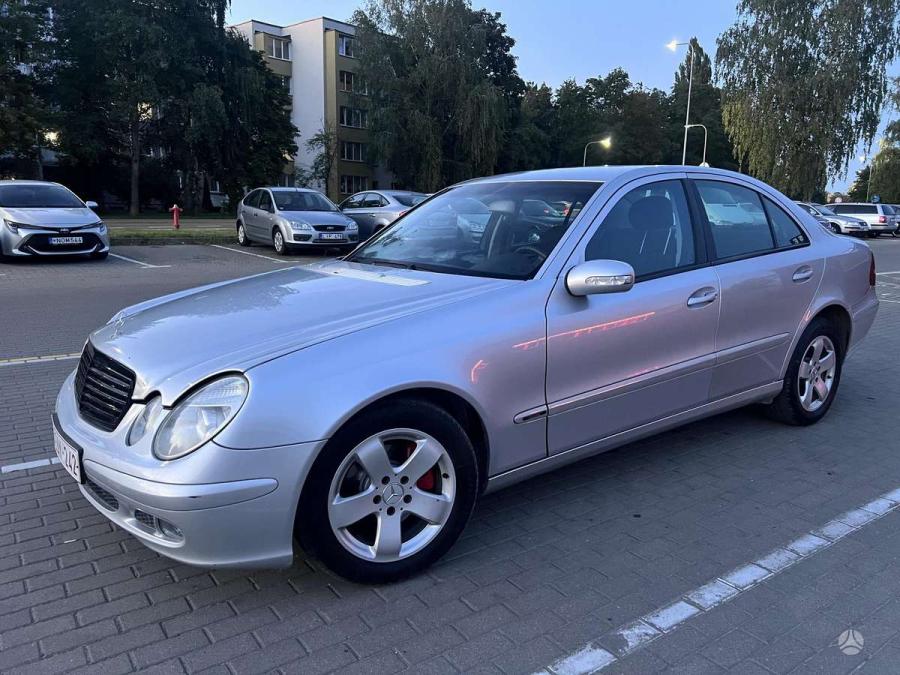 Серый Мерседес E 220 2004 в Мариямполе, объемом двигателя 2.15 л и пробегом 266 тыс. км за 2450 €, фото 6 на AUTOMOTO.COM.LV