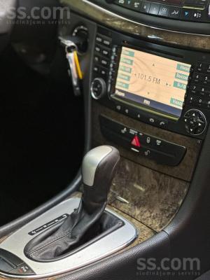 Pelēks Mercedes-Benz E 220 2004 Cēsis, ar dzinēja tilpumu 2.20 L un nobraukumu 396 tūkst. km par 2990 €, foto 20 vietnē AUTOMOTO.COM.LV