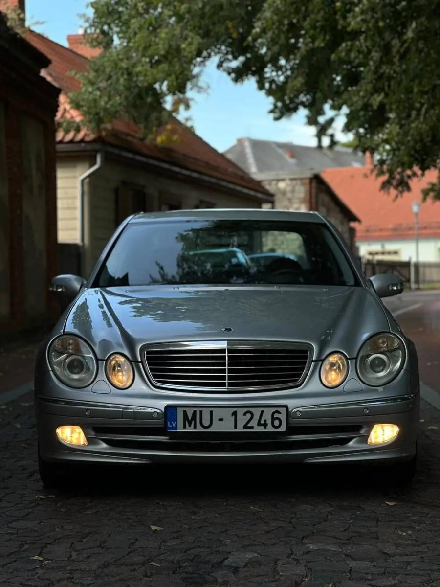 Серый Мерседес E 220 2004 в Цесис, объемом двигателя 2.20 л и пробегом 396 тыс. км за 2990 €, фото 6 на AUTOMOTO.COM.LV