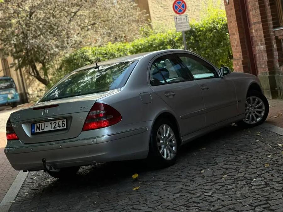 Серый Мерседес E 220 2004 в Цесис, объемом двигателя 2.20 л и пробегом 396 тыс. км за 2990 €, фото 11 на AUTOMOTO.COM.LV
