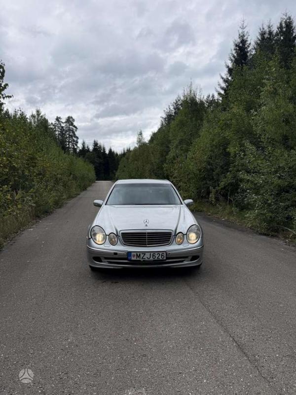 Pelēks Mercedes-Benz E 220 2004 Viļņa, ar dzinēja tilpumu 2.15 L un nobraukumu 341 tūkst. km par 1400 €, foto 3 vietnē AUTOMOTO.COM.LV