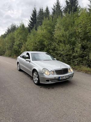 Серый Мерседес E 220 2004 в Вильнюс, объемом двигателя 2.15 л и пробегом 341 тыс. км за 1400 €, фото 4 на AUTOMOTO.COM.LV