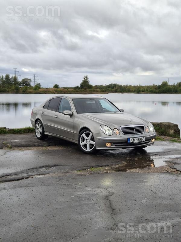 Серый Мерседес E 220 2004 в Юрмала, объемом двигателя 2.20 л и пробегом 400 тыс. км за 2499 €, фото 1 на AUTOMOTO.COM.LV