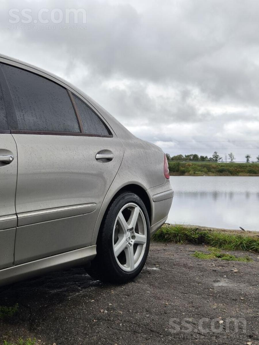 Grey Mercedes-Benz E 220 2004 in Jurmala, with an engine capacity of 2.20 L and mileage of 400 thousand km for 2499 €, photo 5 on AUTOMOTO.COM.LV