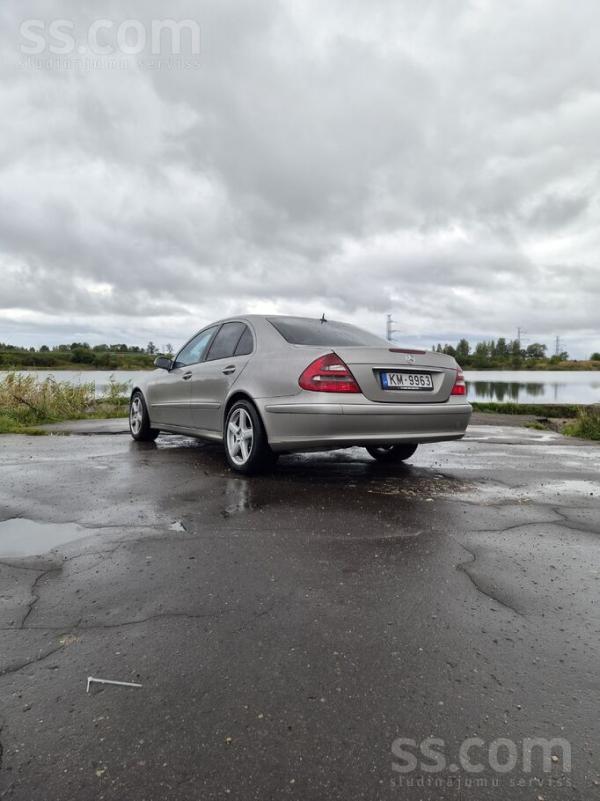 Серый Мерседес E 220 2004 в Юрмала, объемом двигателя 2.20 л и пробегом 400 тыс. км за 2499 €, фото 9 на AUTOMOTO.COM.LV