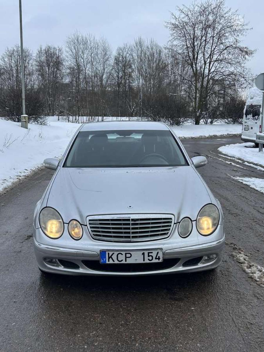 Grey Mercedes-Benz E 220 2005 in Vilnius, with an engine capacity of 2.20 L and mileage of 359 thousand km for 1250 €, photo 2 on AUTOMOTO.COM.LV