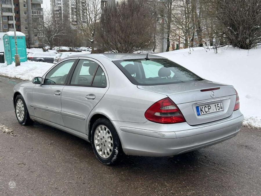 Grey Mercedes-Benz E 220 2005 in Vilnius, with an engine capacity of 2.20 L and mileage of 359 thousand km for 1250 €, photo 6 on AUTOMOTO.COM.LV