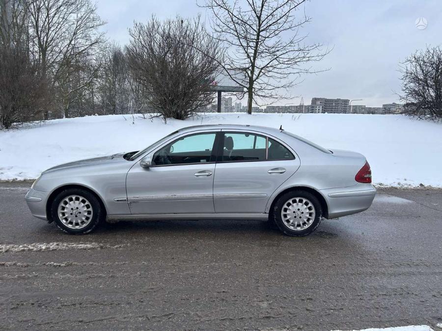 Grey Mercedes-Benz E 220 2005 in Vilnius, with an engine capacity of 2.20 L and mileage of 359 thousand km for 1250 €, photo 7 on AUTOMOTO.COM.LV