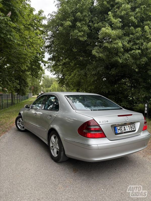 Серый Мерседес E 220 2005 в Ионишкис, объемом двигателя 2.20 л и пробегом 399 тыс. км за 1850 €, фото 3 на AUTOMOTO.COM.LV