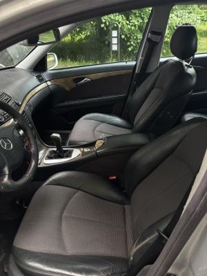 Pelēks Mercedes-Benz E 220 2005 Joniškis, ar dzinēja tilpumu 2.20 L un nobraukumu 399 tūkst. km par 1850 €, foto 12 vietnē AUTOMOTO.COM.LV