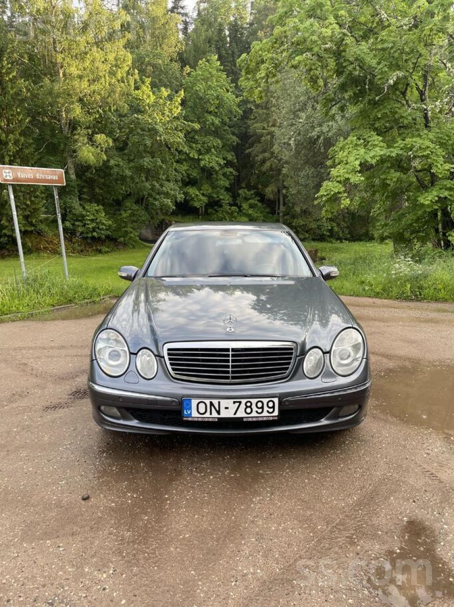 Grey Mercedes-Benz E 220 2005 in Cesis, with an engine capacity of 2.20 L and mileage of 402 thousand km for 1400 €, photo 3 on AUTOMOTO.COM.LV