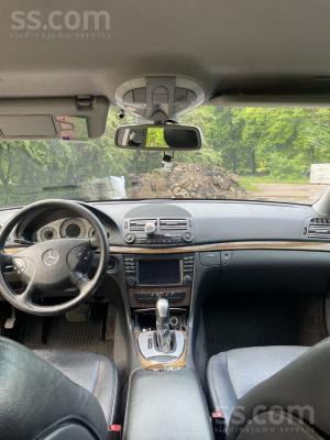 Grey Mercedes-Benz E 220 2005 in Cesis, with an engine capacity of 2.20 L and mileage of 402 thousand km for 1400 €, photo 7 on AUTOMOTO.COM.LV