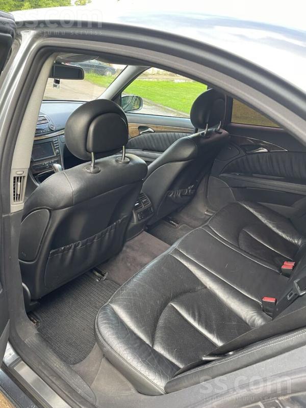 Pelēks Mercedes-Benz E 220 2005 Cēsis, ar dzinēja tilpumu 2.20 L un nobraukumu 402 tūkst. km par 1400 €, foto 7 vietnē AUTOMOTO.COM.LV