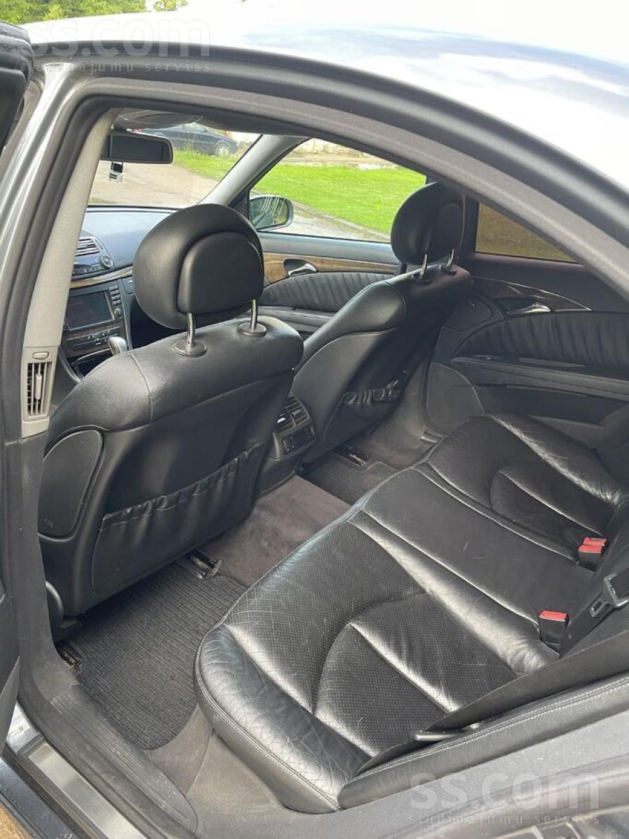 Grey Mercedes-Benz E 220 2005 in Cesis, with an engine capacity of 2.20 L and mileage of 402 thousand km for 1400 €, photo 8 on AUTOMOTO.COM.LV