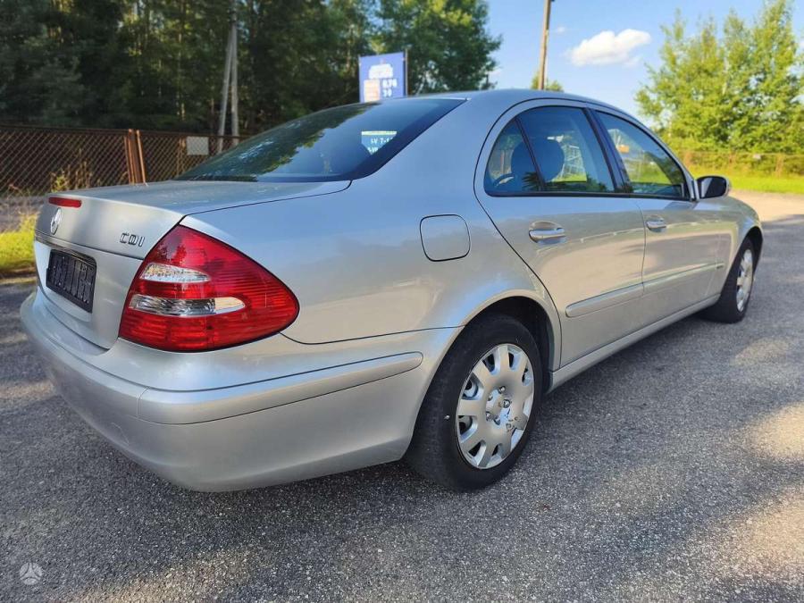 Pelēks Mercedes-Benz E 220 2005 Utena, ar dzinēja tilpumu 2.15 L un nobraukumu 282 tūkst. km par 3250 €, foto 1 vietnē AUTOMOTO.COM.LV