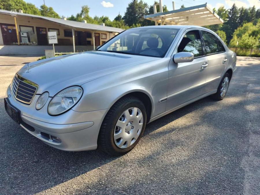 Pelēks Mercedes-Benz E 220 2005 Utena, ar dzinēja tilpumu 2.15 L un nobraukumu 282 tūkst. km par 3250 €, foto 8 vietnē AUTOMOTO.COM.LV