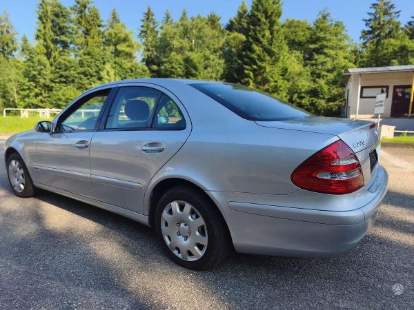 Pelēks Mercedes-Benz E 220 2005 Utena, ar dzinēja tilpumu 2.15 L un nobraukumu 282 tūkst. km par 3250 €, foto 8 vietnē AUTOMOTO.COM.LV
