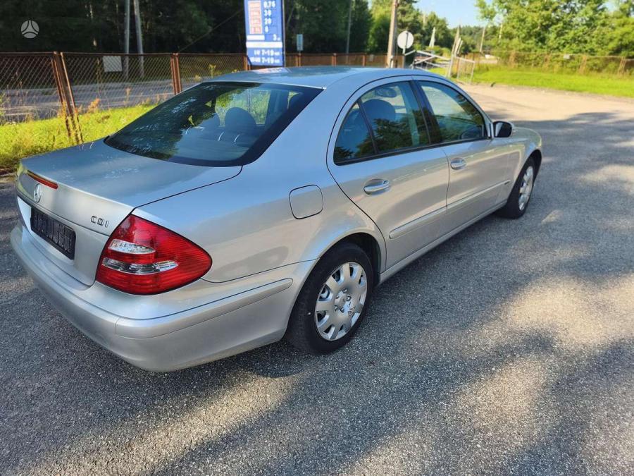 Pelēks Mercedes-Benz E 220 2005 Utena, ar dzinēja tilpumu 2.15 L un nobraukumu 282 tūkst. km par 3250 €, foto 11 vietnē AUTOMOTO.COM.LV