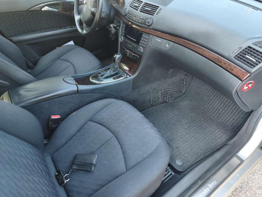 Pelēks Mercedes-Benz E 220 2005 Utena, ar dzinēja tilpumu 2.15 L un nobraukumu 282 tūkst. km par 3250 €, foto 15 vietnē AUTOMOTO.COM.LV