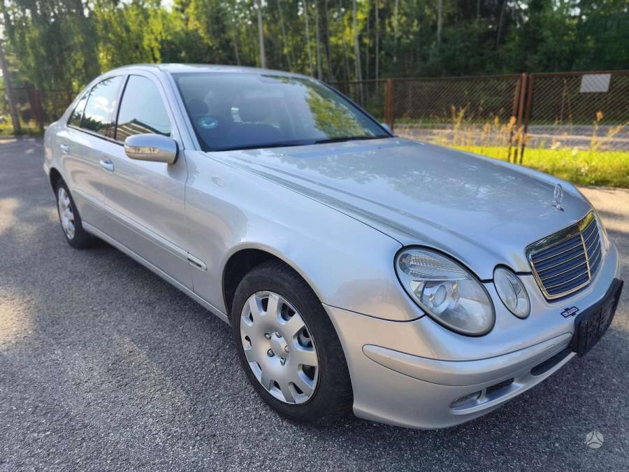 Pelēks Mercedes-Benz E 220 2005 Utena, ar dzinēja tilpumu 2.15 L un nobraukumu 282 tūkst. km par 3250 €, foto 19 vietnē AUTOMOTO.COM.LV