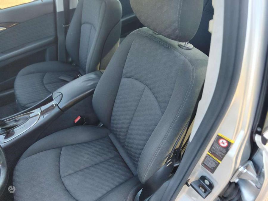 Pelēks Mercedes-Benz E 220 2005 Utena, ar dzinēja tilpumu 2.15 L un nobraukumu 282 tūkst. km par 3250 €, foto 23 vietnē AUTOMOTO.COM.LV