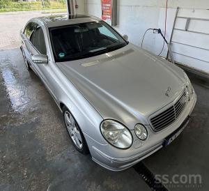 Серый Мерседес E 220 2005 в Рига, объемом двигателя 2.20 л и пробегом 405 тыс. км за 3500 €, фото  на AUTOMOTO.COM.LV