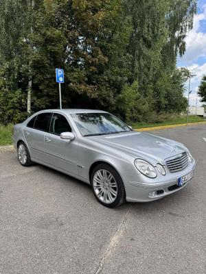 Серый Мерседес E 220 2005 в Вильнюс, объемом двигателя 2.15 л и пробегом 375 тыс. км за 3500 €, фото 5 на AUTOMOTO.COM.LV