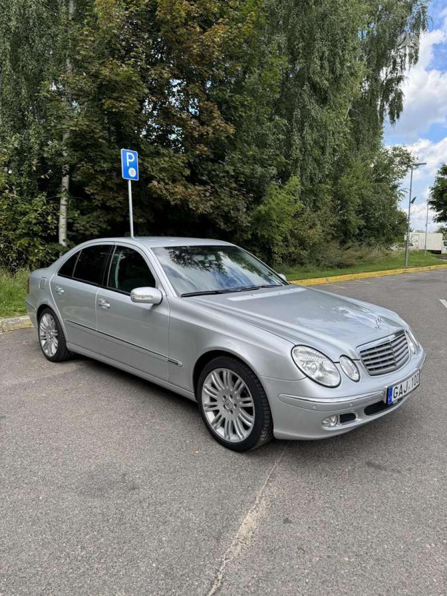 Серый Мерседес E 220 2005 в Вильнюс, объемом двигателя 2.15 л и пробегом 375 тыс. км за 3500 €, фото 5 на AUTOMOTO.COM.LV