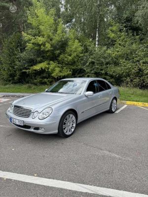 Серый Мерседес E 220 2005 в Вильнюс, объемом двигателя 2.15 л и пробегом 375 тыс. км за 3500 €, фото 6 на AUTOMOTO.COM.LV