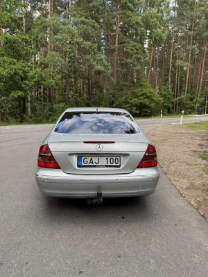 Серый Мерседес E 220 2005 в Вильнюс, объемом двигателя 2.15 л и пробегом 375 тыс. км за 3500 €, фото 8 на AUTOMOTO.COM.LV