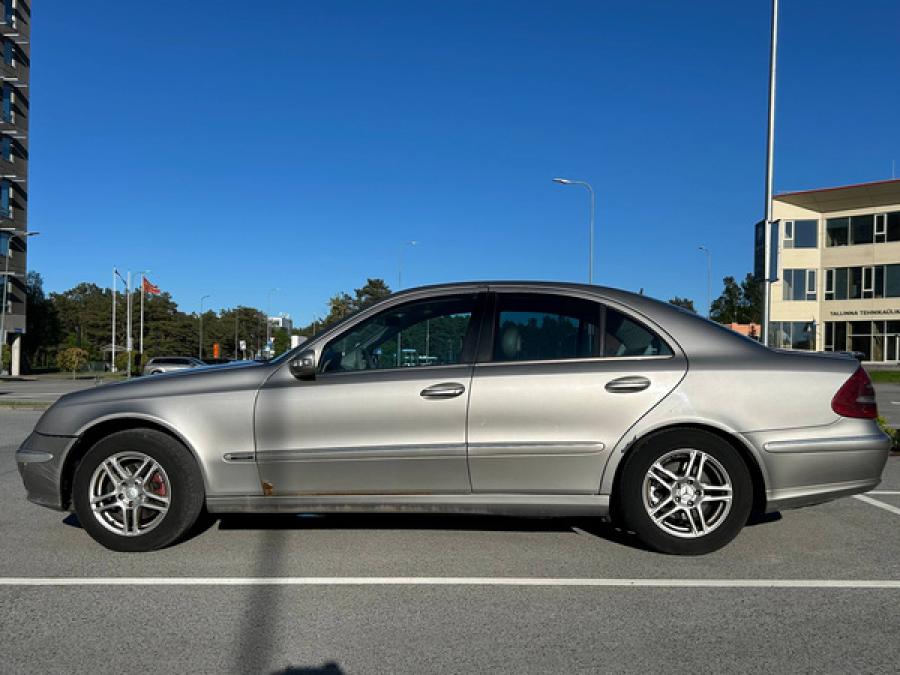 Pelēks Mercedes-Benz E 220 2005 Tallina, ar dzinēja tilpumu 2.10 L un nobraukumu 280 tūkst. km par 2690 €, foto 6 vietnē AUTOMOTO.COM.LV