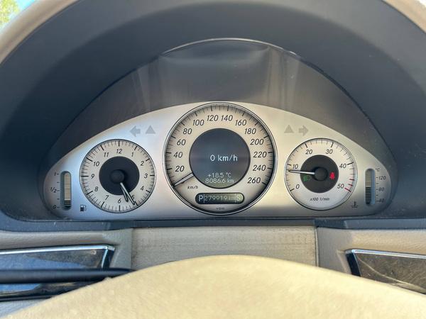 Pelēks Mercedes-Benz E 220 2005 Tallina, ar dzinēja tilpumu 2.10 L un nobraukumu 280 tūkst. km par 2690 €, foto 8 vietnē AUTOMOTO.COM.LV