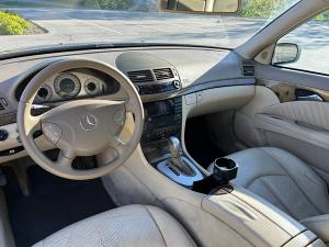 Pelēks Mercedes-Benz E 220 2005 Tallina, ar dzinēja tilpumu 2.10 L un nobraukumu 280 tūkst. km par 2690 €, foto 10 vietnē AUTOMOTO.COM.LV