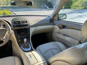 Pelēks Mercedes-Benz E 220 2005 Tallina, ar dzinēja tilpumu 2.10 L un nobraukumu 280 tūkst. km par 2690 €, foto 12 vietnē AUTOMOTO.COM.LV
