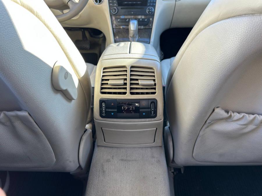 Pelēks Mercedes-Benz E 220 2005 Tallina, ar dzinēja tilpumu 2.10 L un nobraukumu 280 tūkst. km par 2690 €, foto 15 vietnē AUTOMOTO.COM.LV