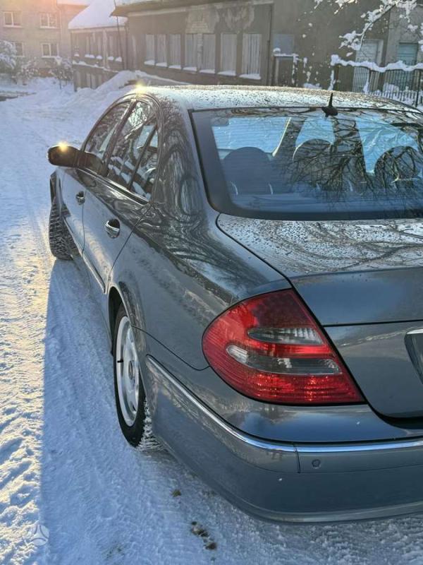 Pelēks Mercedes-Benz E 220 2006 Kretinga, ar dzinēja tilpumu 2.20 L un nobraukumu 512 tūkst. km par 2999 €, foto 5 vietnē AUTOMOTO.COM.LV
