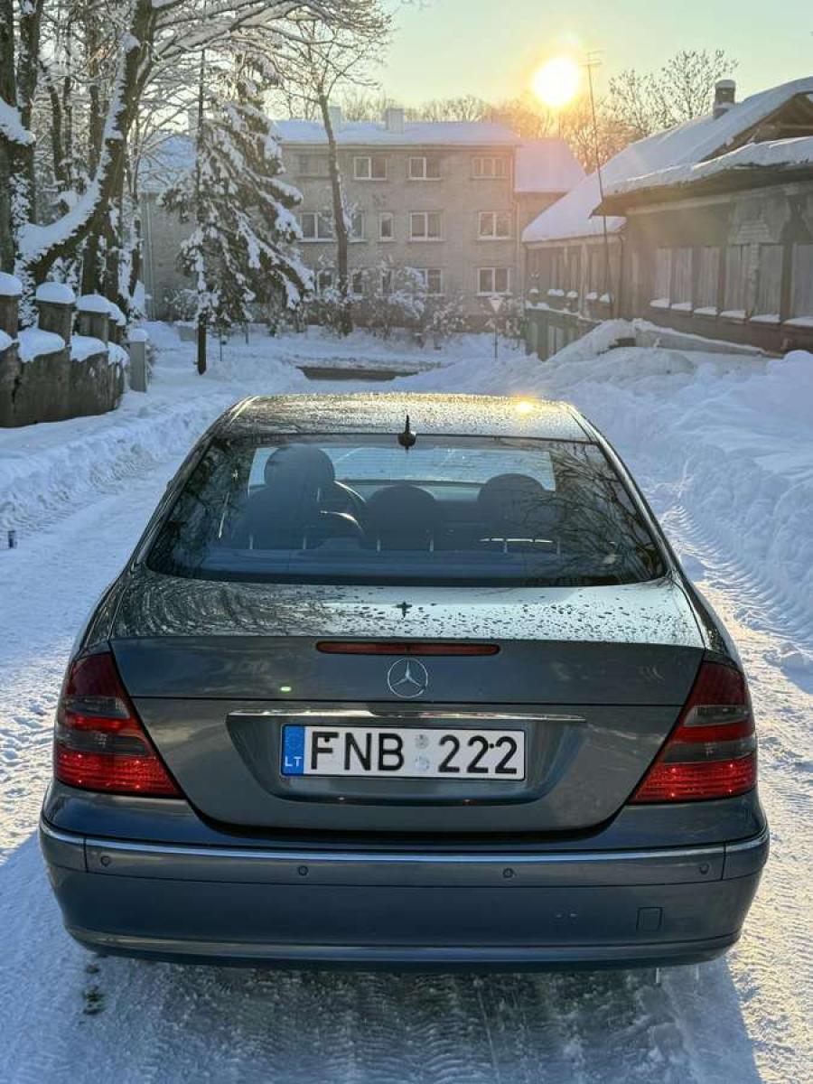 Pelēks Mercedes-Benz E 220 2006 Kretinga, ar dzinēja tilpumu 2.20 L un nobraukumu 512 tūkst. km par 2999 €, foto 9 vietnē AUTOMOTO.COM.LV