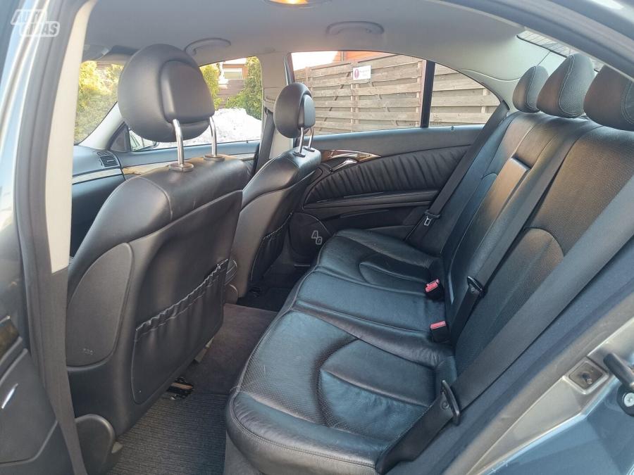 Pelēks Mercedes-Benz E 220 2006 Kretinga, ar dzinēja tilpumu 2.20 L un nobraukumu 512 tūkst. km par 2700 €, foto 11 vietnē AUTOMOTO.COM.LV