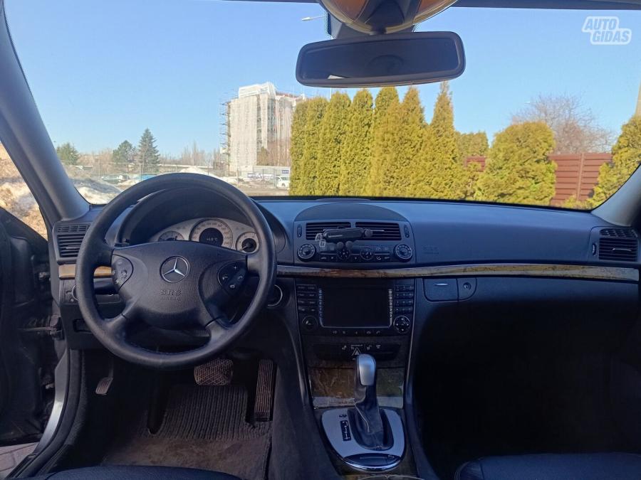 Pelēks Mercedes-Benz E 220 2006 Kretinga, ar dzinēja tilpumu 2.20 L un nobraukumu 512 tūkst. km par 2700 €, foto 12 vietnē AUTOMOTO.COM.LV