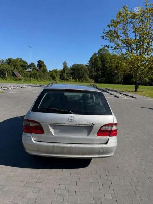 Pelēks Mercedes-Benz E 220 2006 Kauņa, ar dzinēja tilpumu 2.15 L un nobraukumu 3 tūkst. km par 1399 €, foto 6 vietnē AUTOMOTO.COM.LV