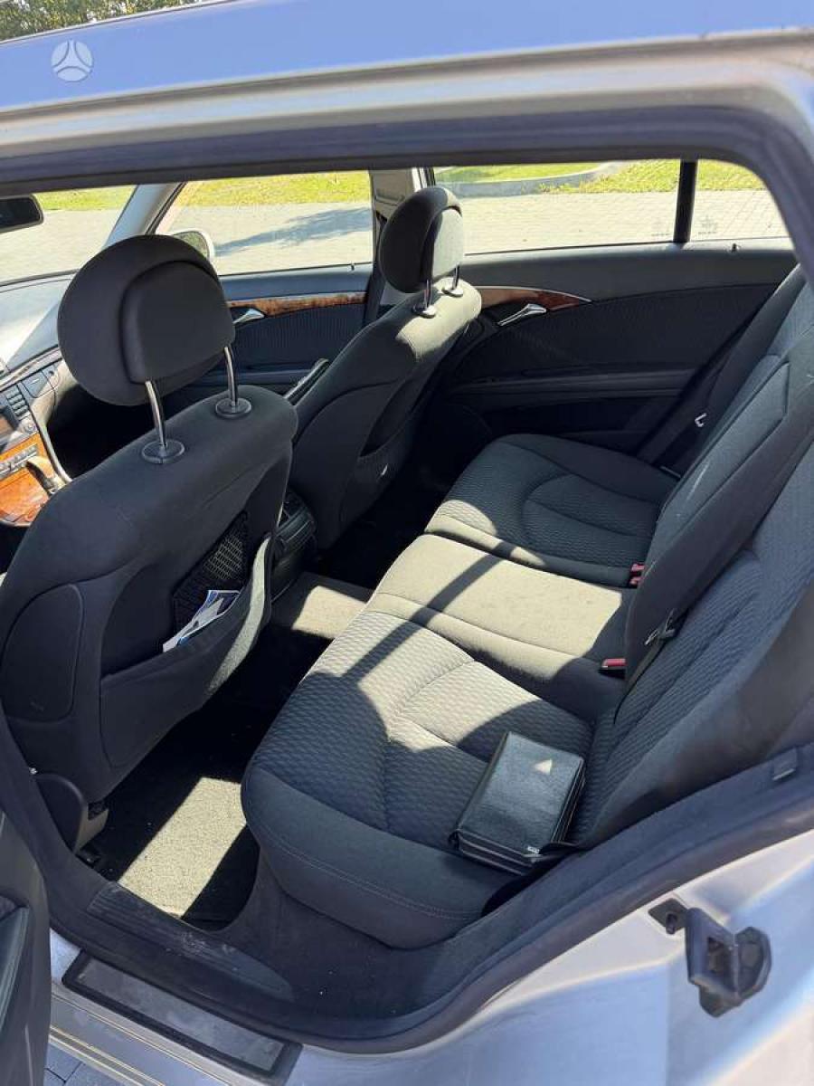 Pelēks Mercedes-Benz E 220 2006 Kauņa, ar dzinēja tilpumu 2.15 L un nobraukumu 3 tūkst. km par 1399 €, foto 9 vietnē AUTOMOTO.COM.LV