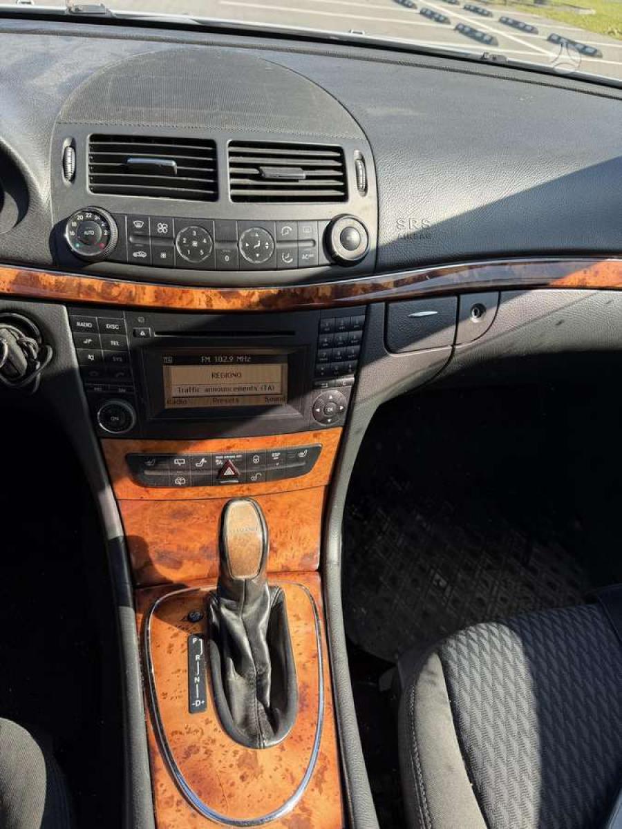 Pelēks Mercedes-Benz E 220 2006 Kauņa, ar dzinēja tilpumu 2.15 L un nobraukumu 3 tūkst. km par 1399 €, foto 10 vietnē AUTOMOTO.COM.LV