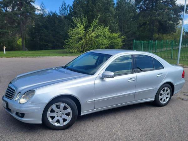 Серый Мерседес E 220 2006 в Вильнюс, объемом двигателя 2.15 л и пробегом 390 тыс. км за 4200 €, фото 4 на AUTOMOTO.COM.LV