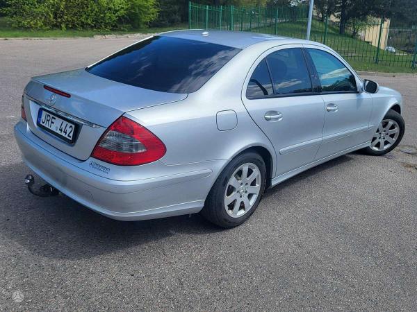 Серый Мерседес E 220 2006 в Вильнюс, объемом двигателя 2.15 л и пробегом 390 тыс. км за 4200 €, фото 5 на AUTOMOTO.COM.LV