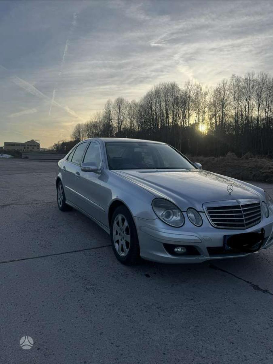 Серый Мерседес E 220 2007 в Вильнюс, объемом двигателя 0.00 л и пробегом 340 тыс. км за 2000 €, фото 5 на AUTOMOTO.COM.LV