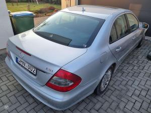 Pelēks Mercedes-Benz E 220 2007 Kauņa, ar dzinēja tilpumu 2.15 L un nobraukumu 366 tūkst. km par 3600 €, foto 4 vietnē AUTOMOTO.COM.LV