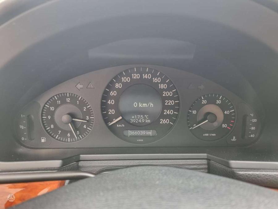Pelēks Mercedes-Benz E 220 2007 Kauņa, ar dzinēja tilpumu 2.15 L un nobraukumu 366 tūkst. km par 3600 €, foto 10 vietnē AUTOMOTO.COM.LV